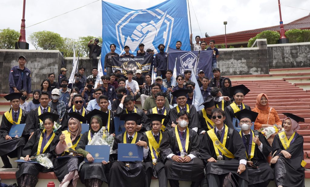 Kuliah di DTETI Itu Tidak Mudah: Pelepasan Wisudawan Periode I TA 2022/2023 – jteti ft ugm