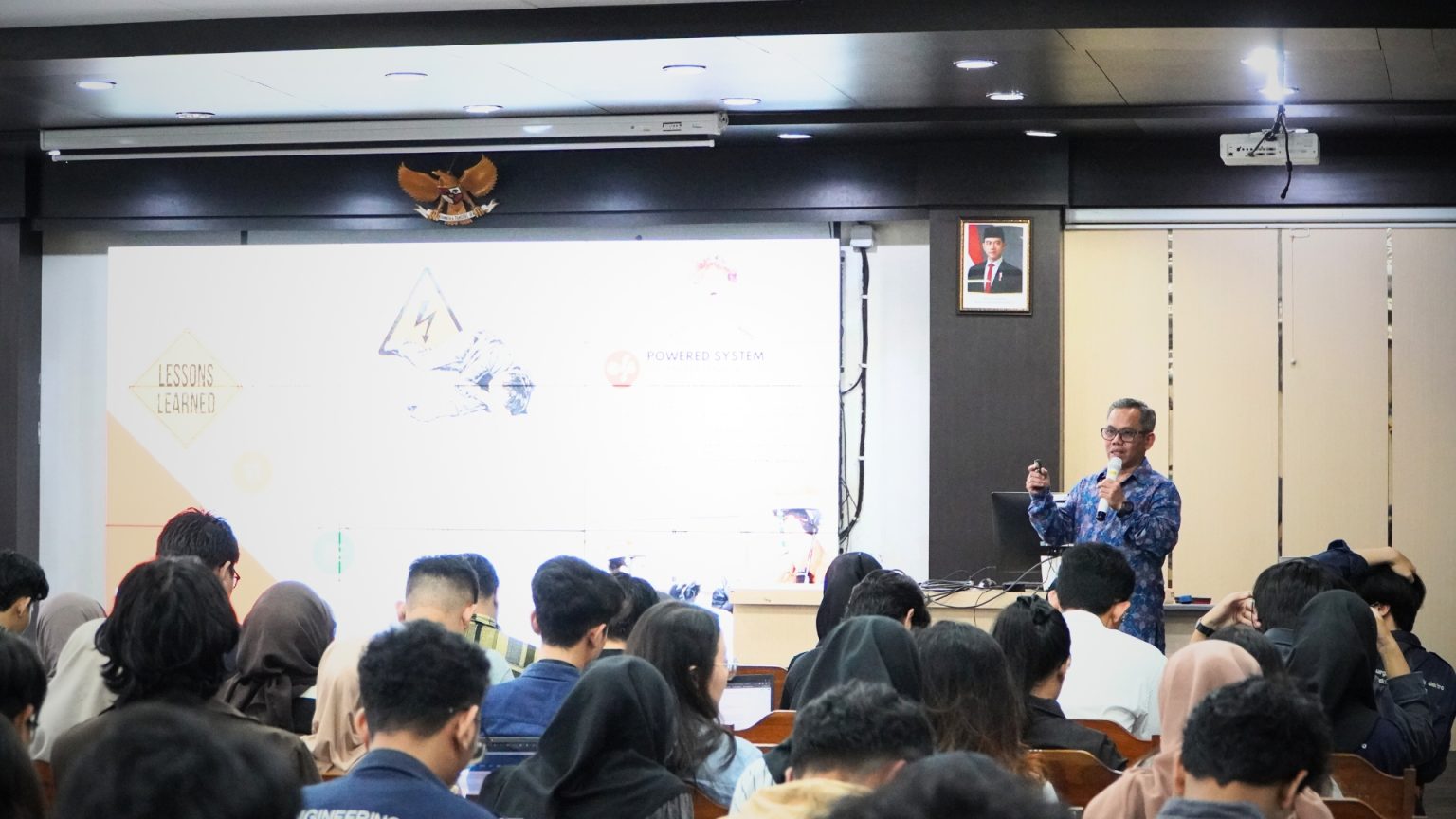 Studium Generale: Peran LNG dalam Transisi Energi Menuju Net Zero ...